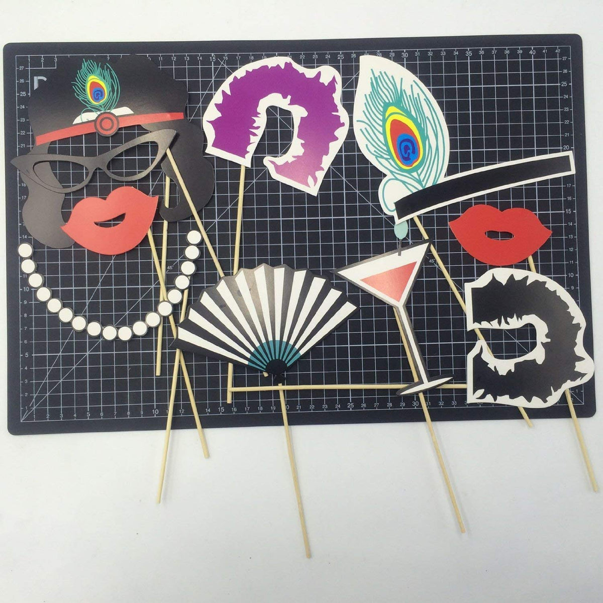 Roaring Twenties Gatsby Flapper Girl and Gangster Photo Booth Props 22 ...